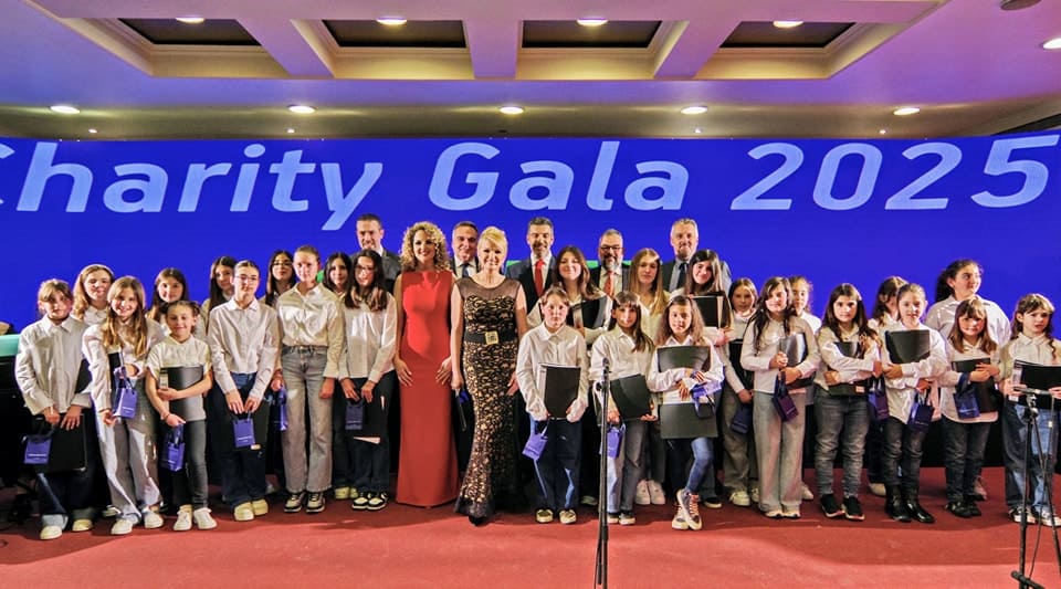 «ΕΙΜΑΣΤΕ ΕΝΑ»: Ένα λαμπερό Charity Gala για καλό σκοπό | Banks.com.gr